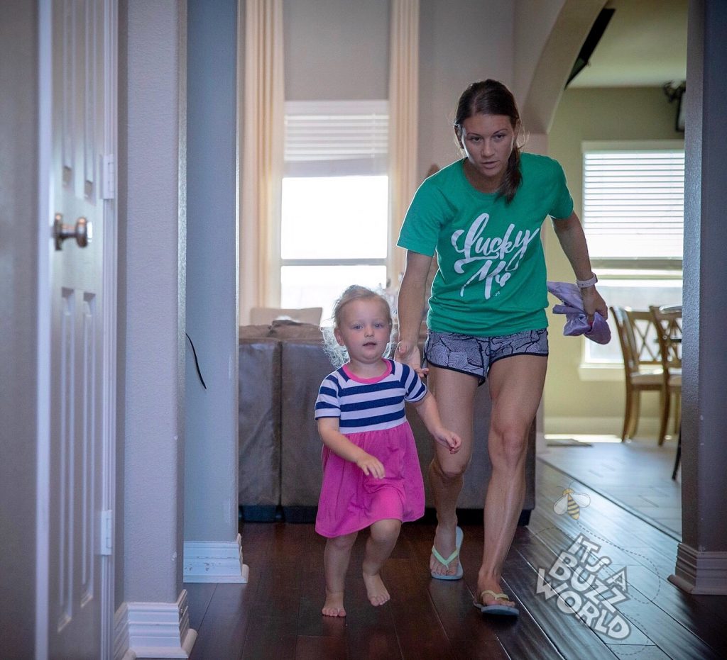 The Hurried Life – It's a Buzz World