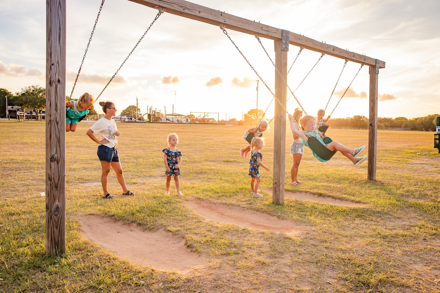 Splashway Vacay – It's a Buzz World