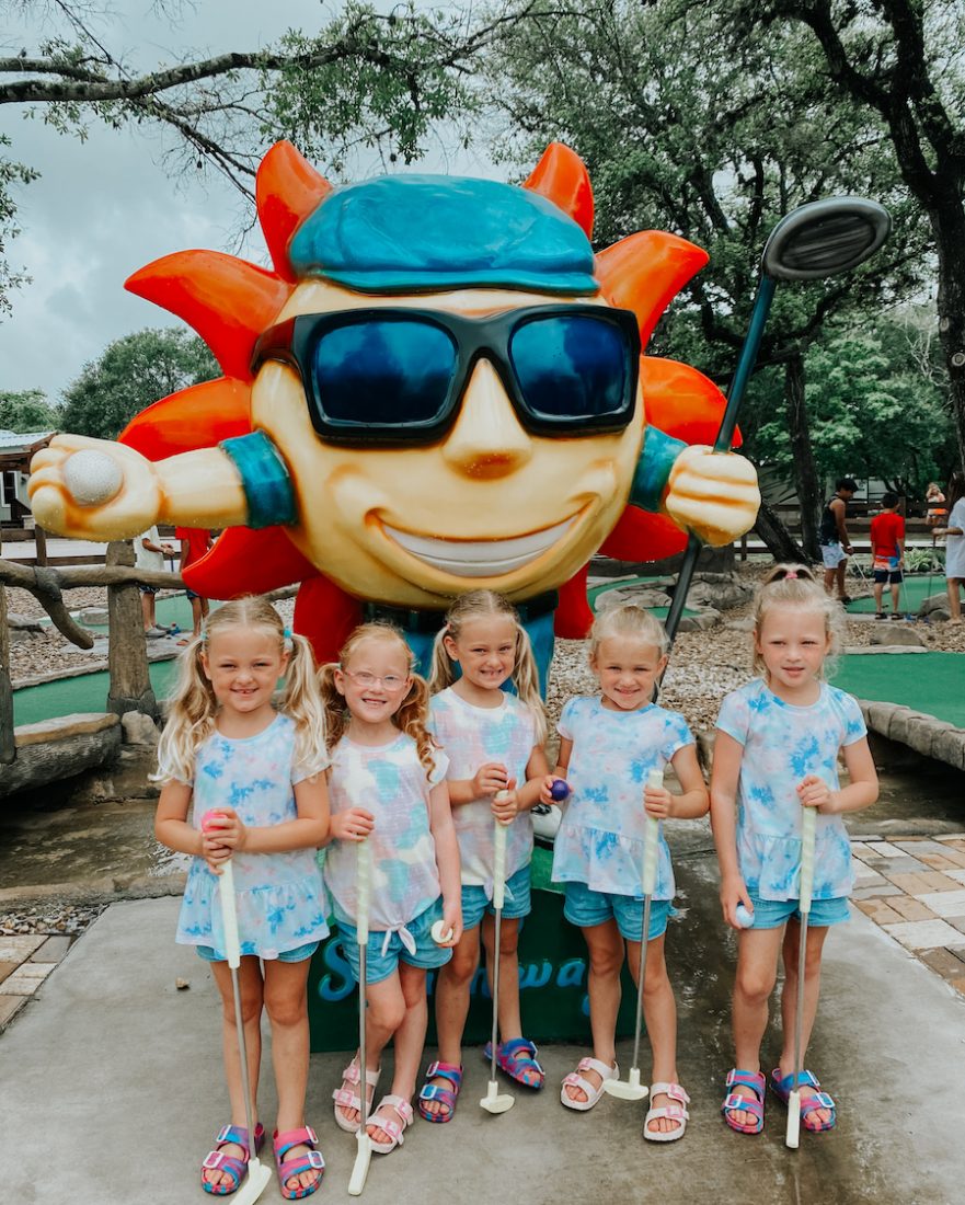 Summer Kickoff – Splashway Vacay – It's a Buzz World